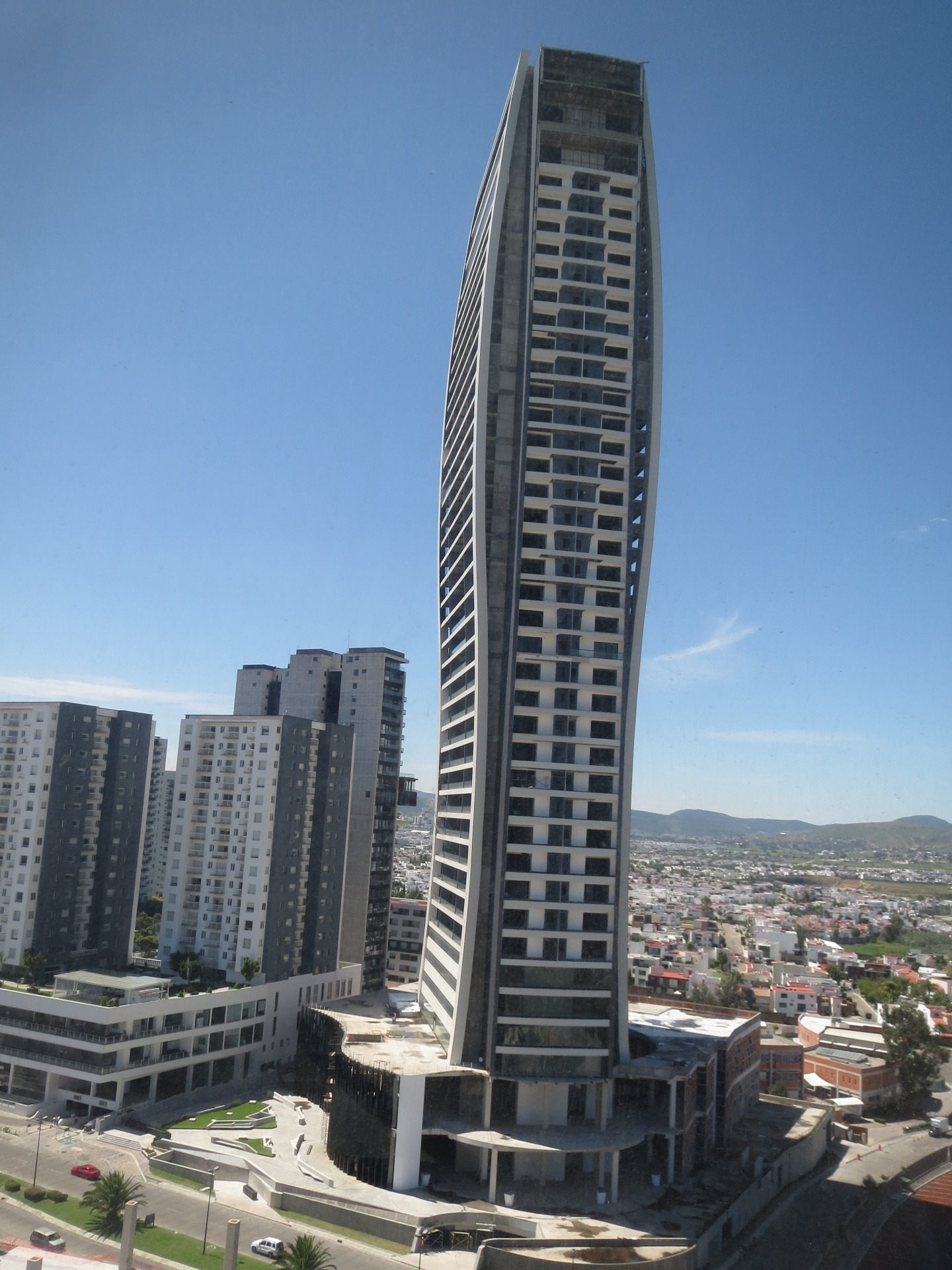 Entorno :: Renta de Oficina en Torre Elementa